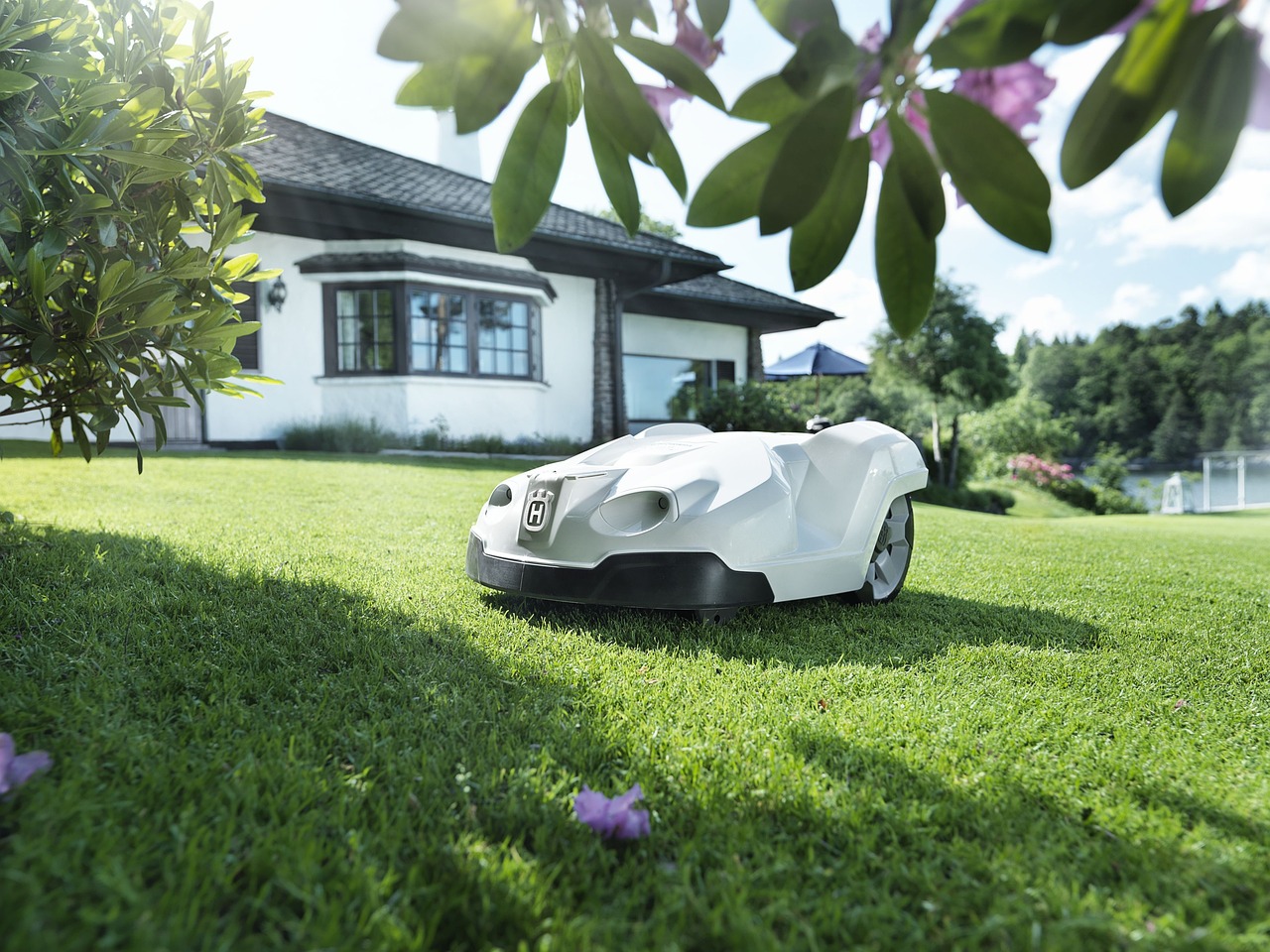 10 Best Robot Lawn Mower For 1 Acre - FarmTilling